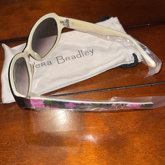 Vera Bradley | Accessories | New Vera Bradley Anna Ladies Sunglasses ...